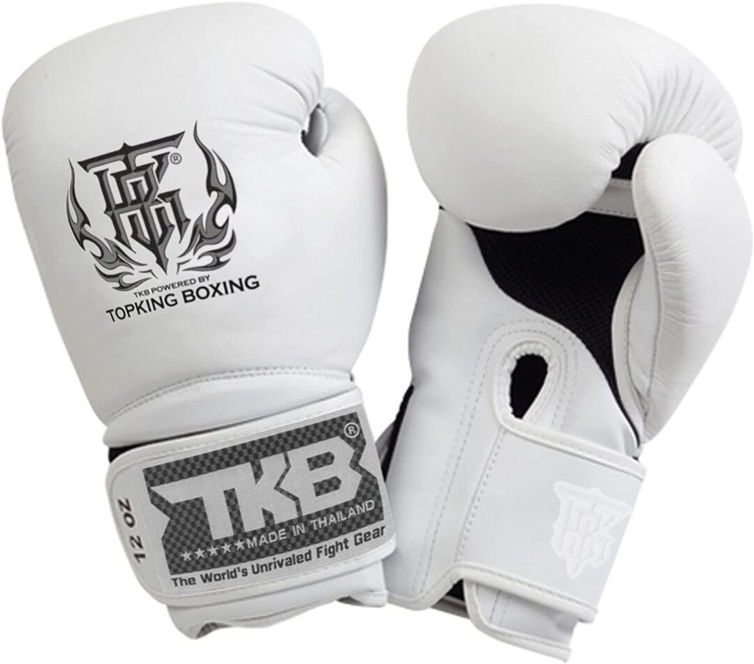 20+ Best Muay Thai Gloves Reviewed (Full Guide)